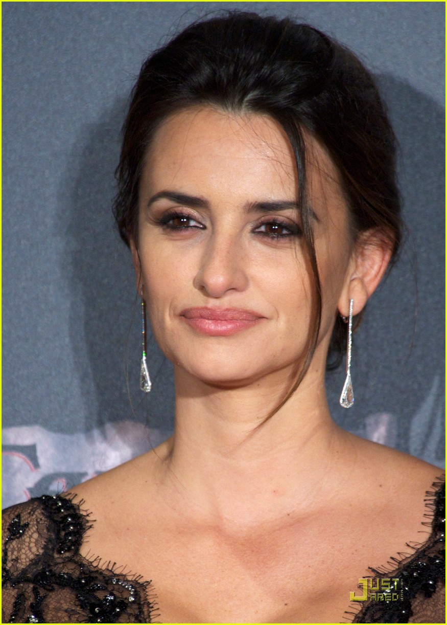 Penelope Cruz: 'Pirates' Madrid Premiere!: Photo 2545196 | Astrid ...