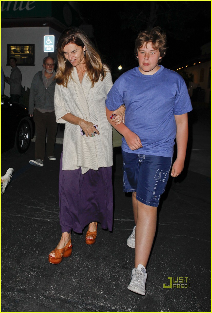 Maria Shriver: Malibu Dinner with the Family: Photo 2548422 | 00 Photos ...
