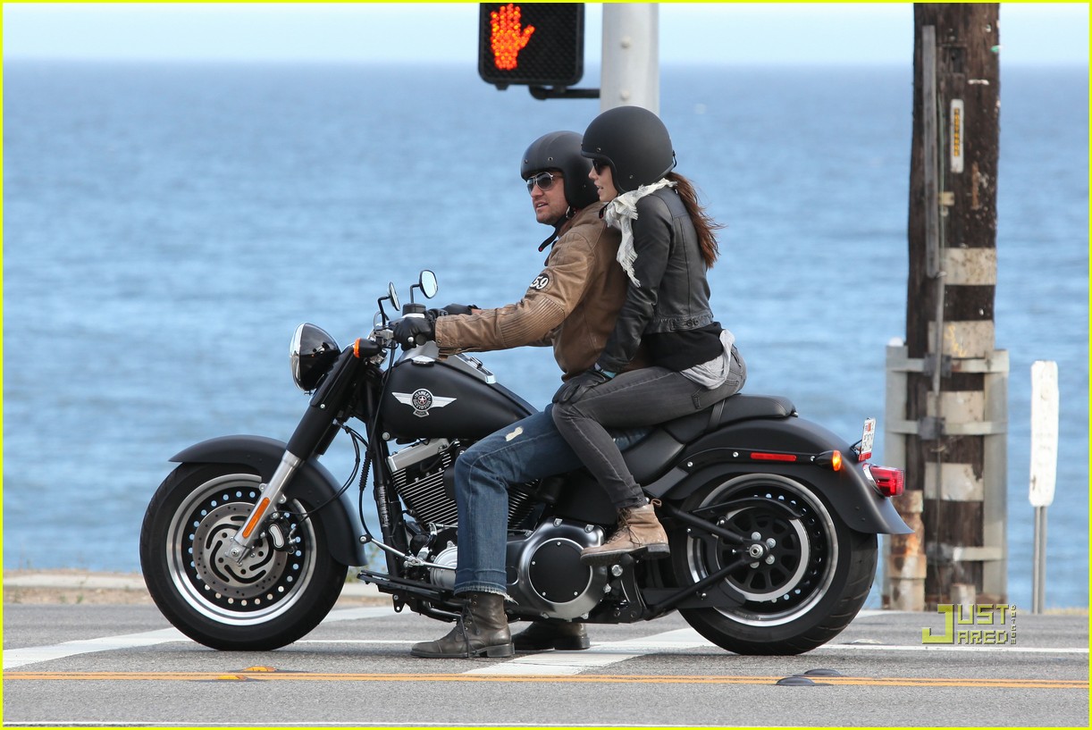 Gerard Butler: Motorcycle Ride with Jessica Biel!: Photo 2550070 ...