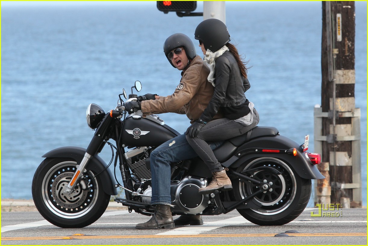 Gerard Butler: Motorcycle Ride with Jessica Biel!: Photo 2550076 ...