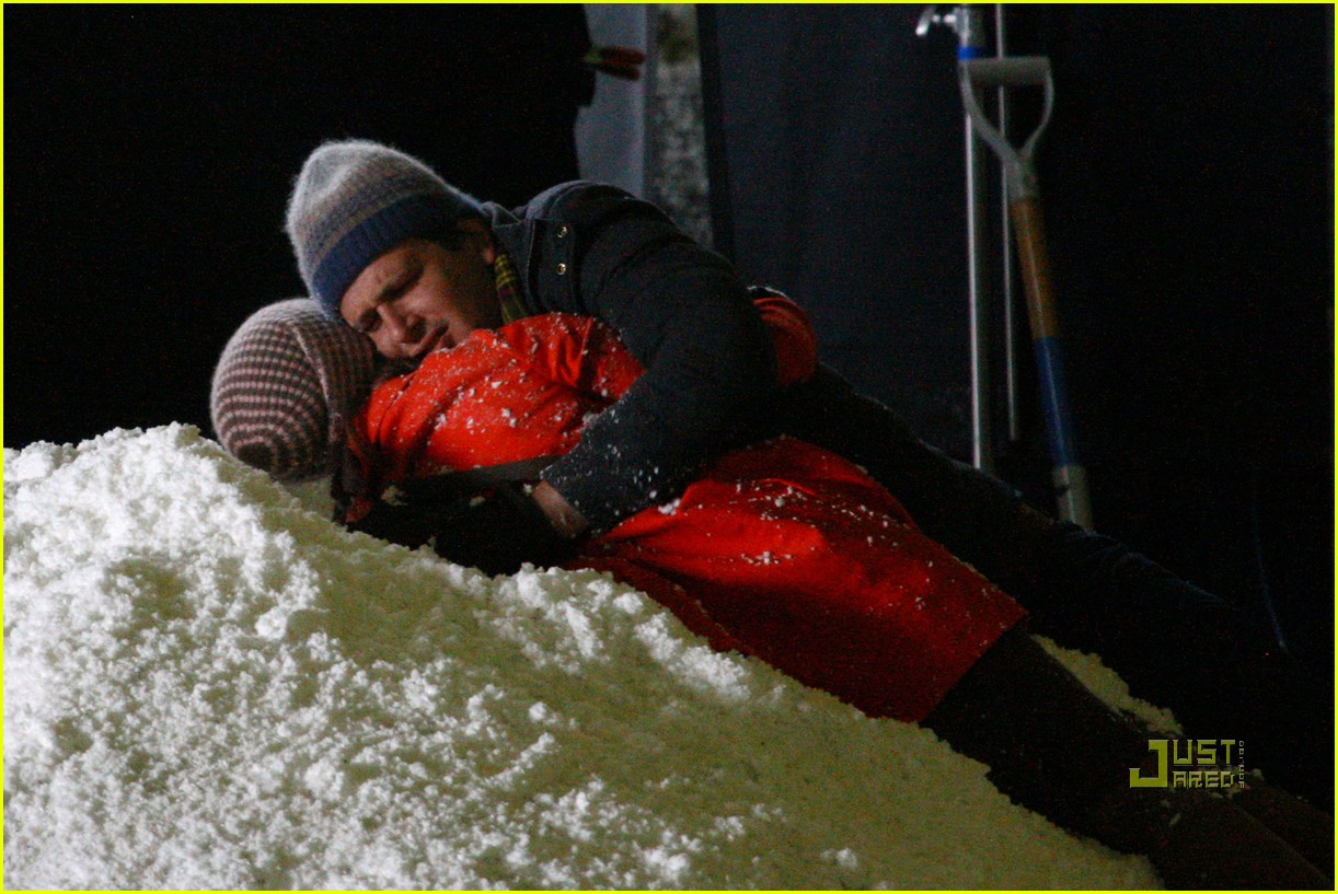 Emily Blunt & Jason Segel: Kiss Kiss!: Photo 2552088 | Emily Blunt ...