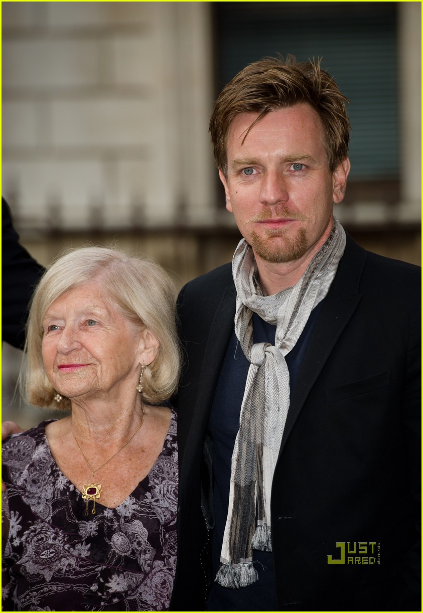 Douglas Booth & Chloe Moretz: Royal Academy Summer Exhibition!: Photo ...