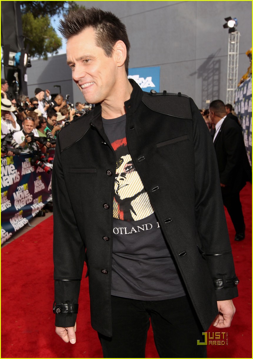 Jim Carrey Green Suit At The Mtv Movie Awards Photo 2549847 2011