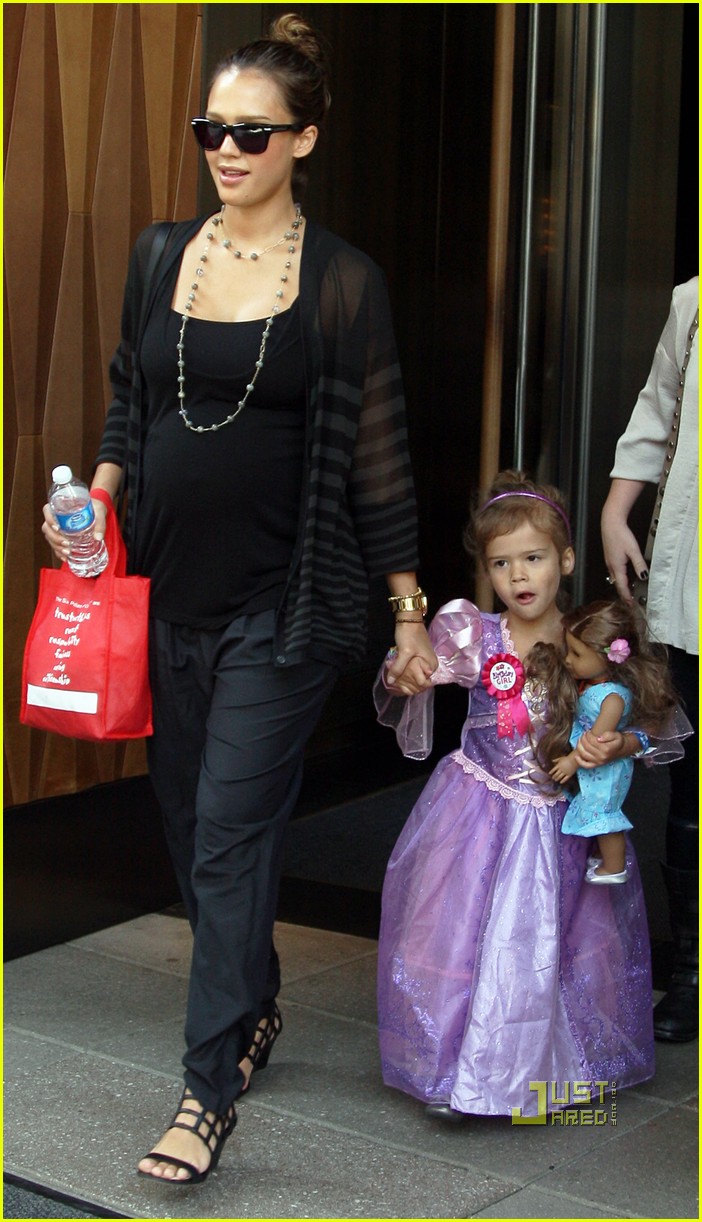 Honor Warren: Birthday Princess!: Photo 2550408 | Cash Warren ...