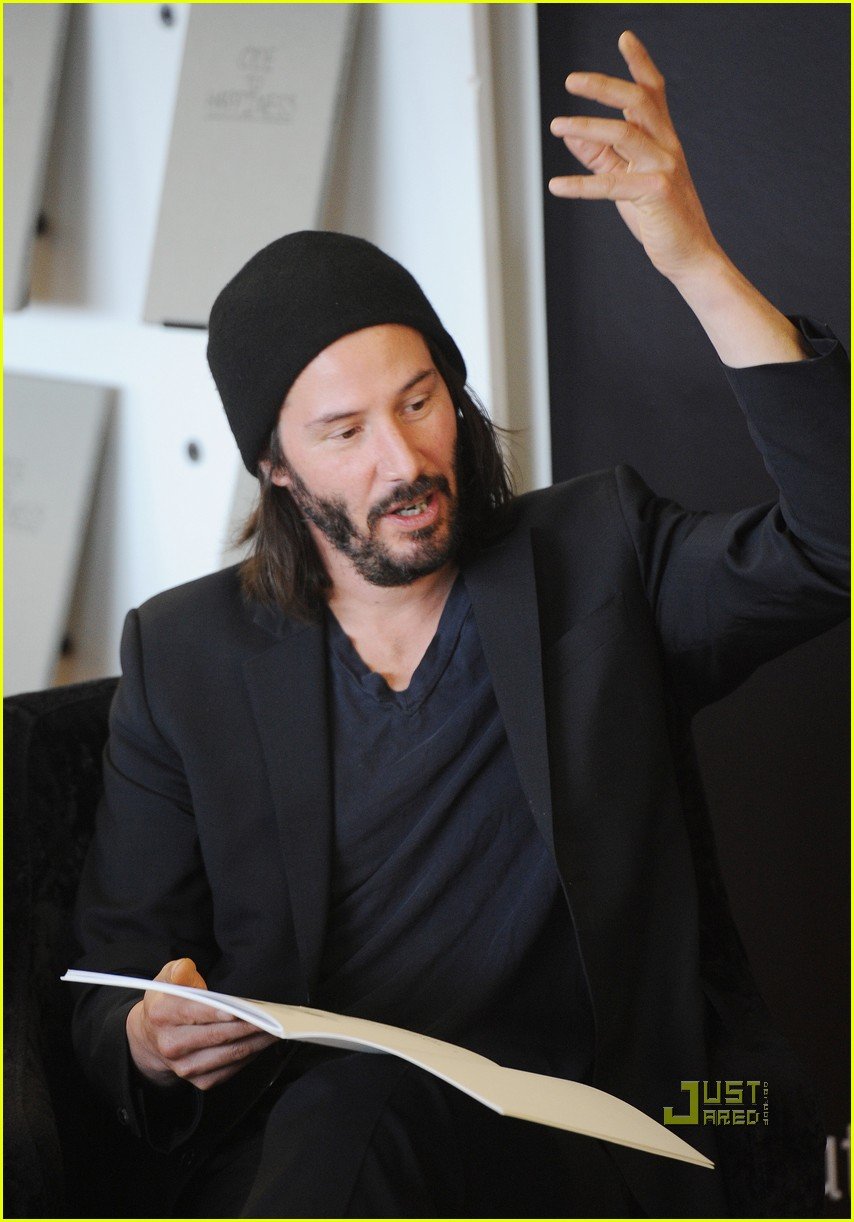 Keanu Reeves: 'Ode to Happiness' Book Signing!: Photo 2553936 | Keanu ...