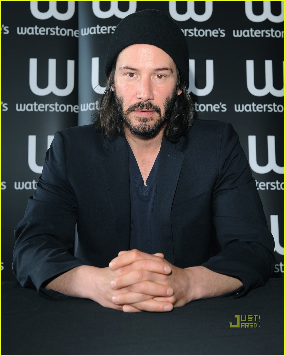 Keanu Reeves: 'Ode to Happiness' Book Signing!: Photo 2553941 | Keanu ...