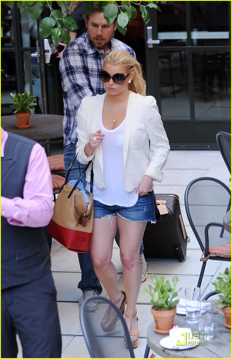 Jessica Simpson Adopts Eric Johnson's Dog!: Photo 2549232 | Eric ...