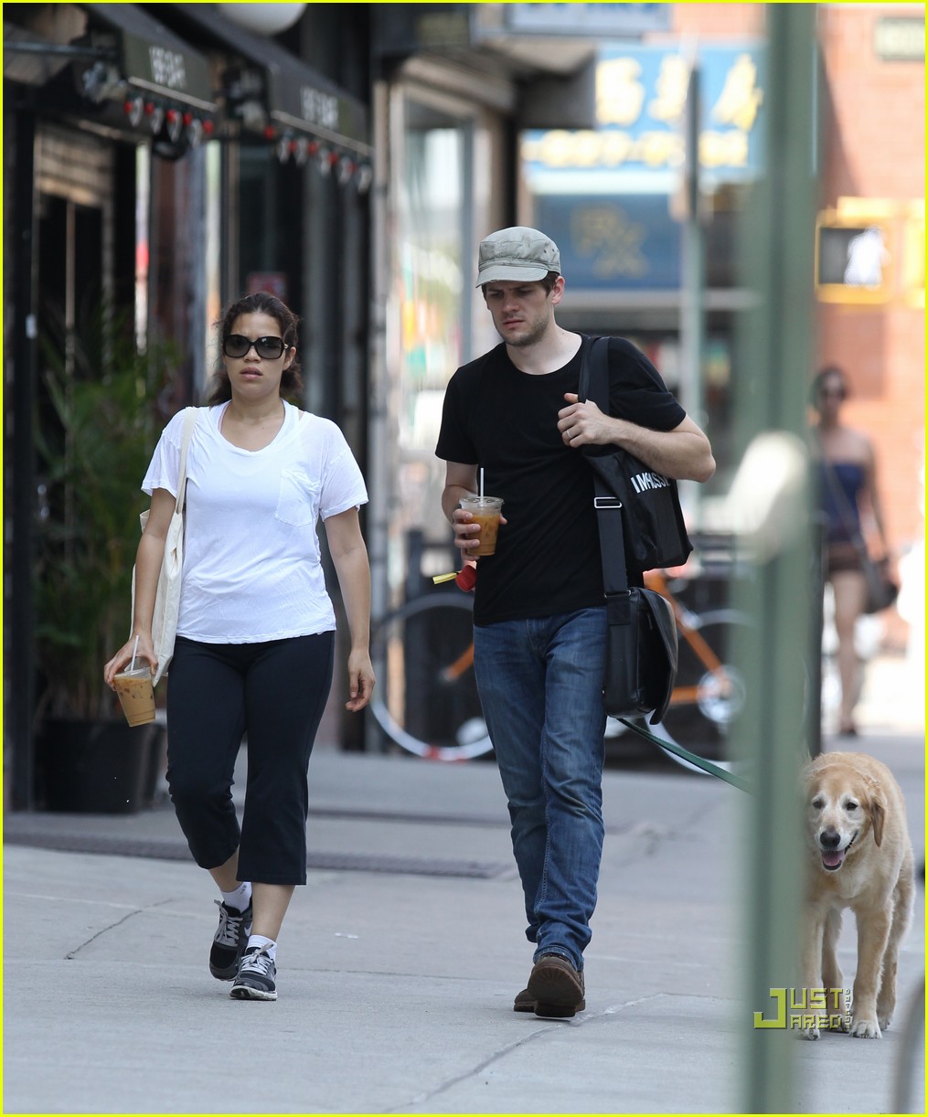 America Ferrera & Ryan Piers Williams: Puppy Love: Photo 2560349 ...