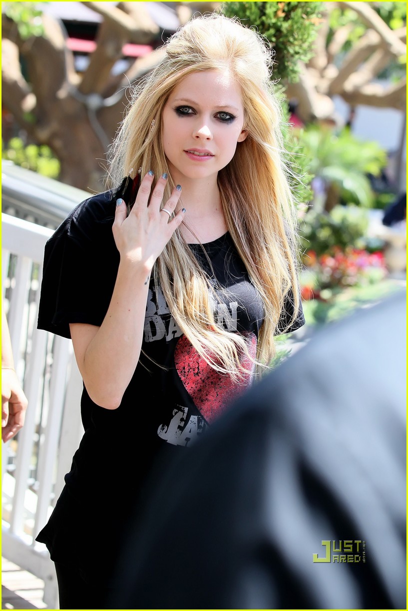 Avril Lavigne: Abbey Dawn Japan Tee!: Photo 2560640 | Avril Lavigne ...