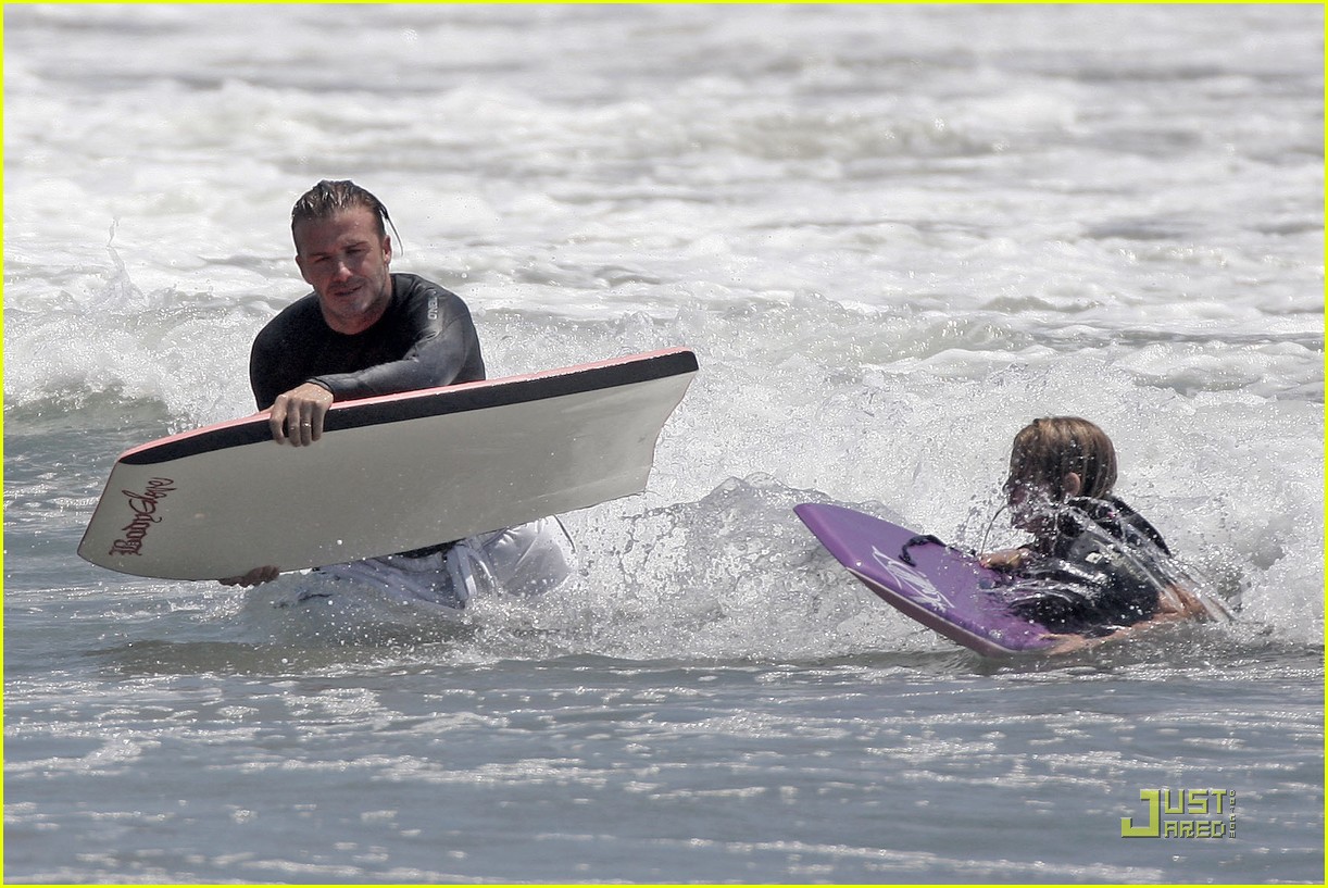 David Beckham: Boogie Boarding with Brooklyn and Romeo!: Photo 2565237 | Brooklyn Beckham ...