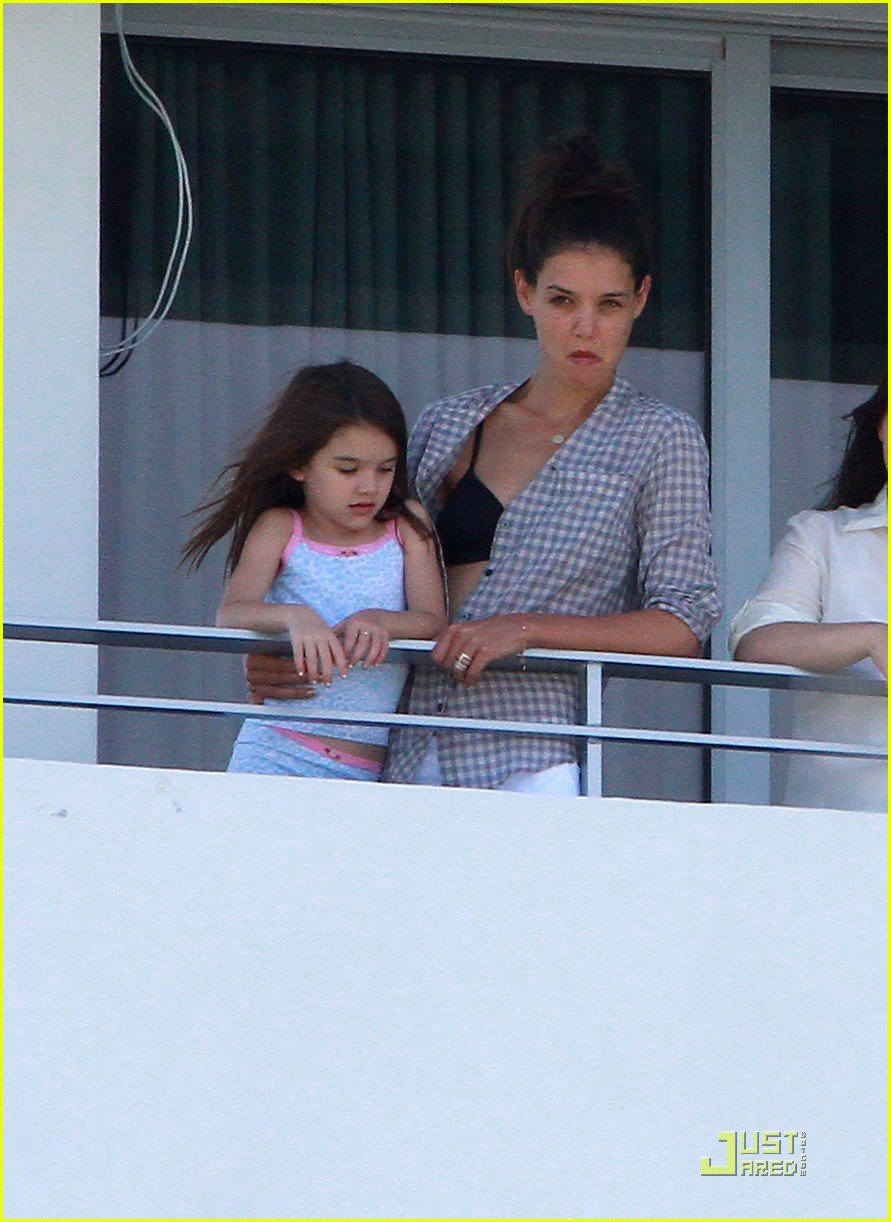 Katie Holmes & Tom Cruise: Pool Day with Suri!: Photo 2561382 | Bikini ...