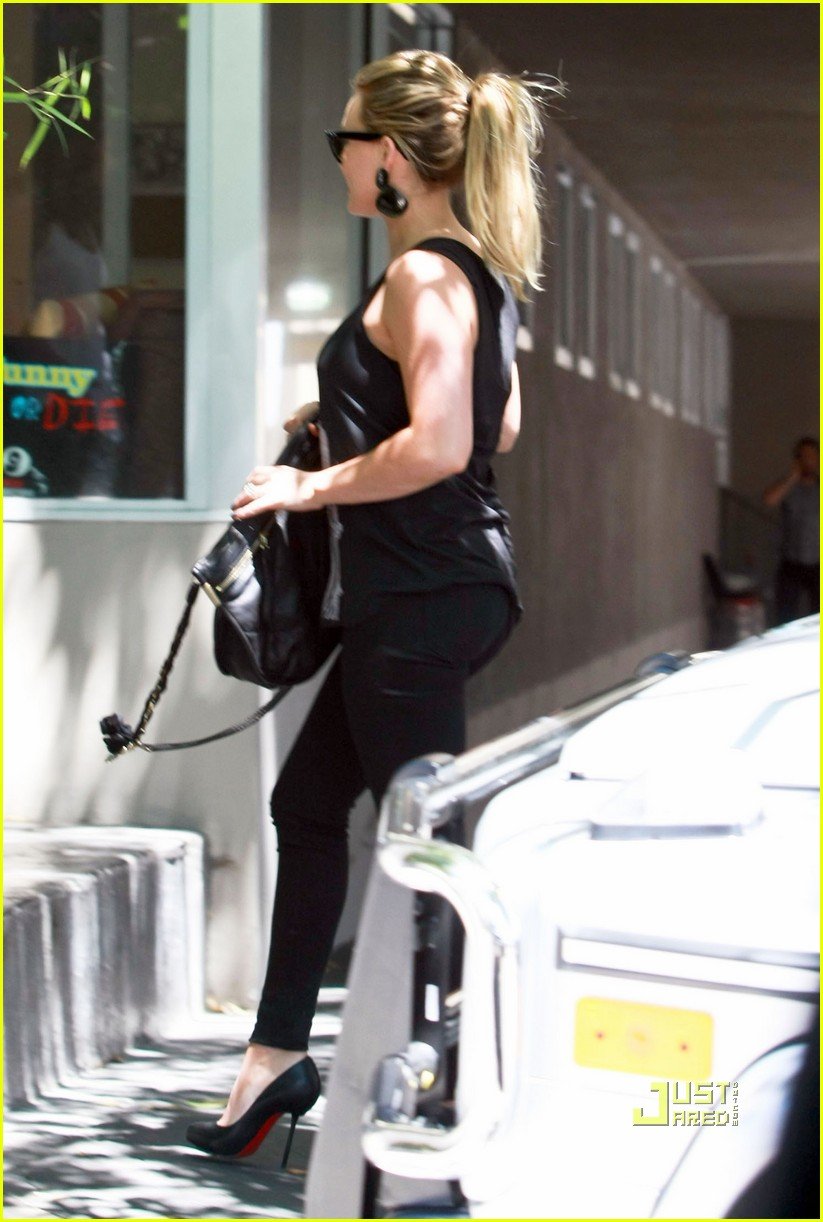Hilary Duff: Funny or Die Office Visit!: Photo 2562302 | Hilary Duff ...
