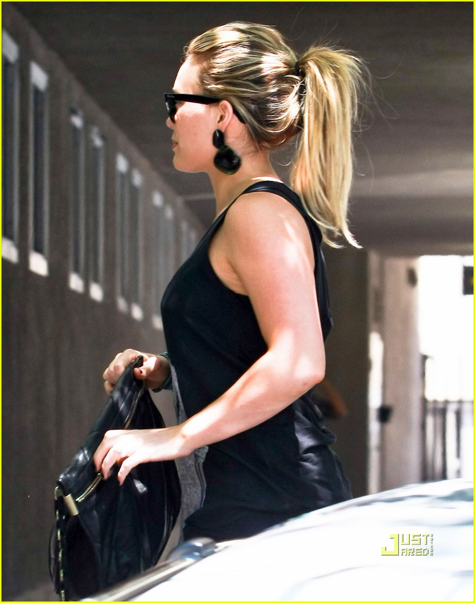 Hilary Duff: Funny or Die Office Visit!: Photo 2562303 | Hilary Duff ...