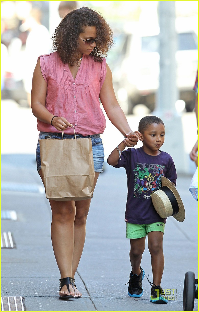 Alicia Keys: Soho Stroll with Egypt & Kasseem!: Photo 2561316 | Alicia ...