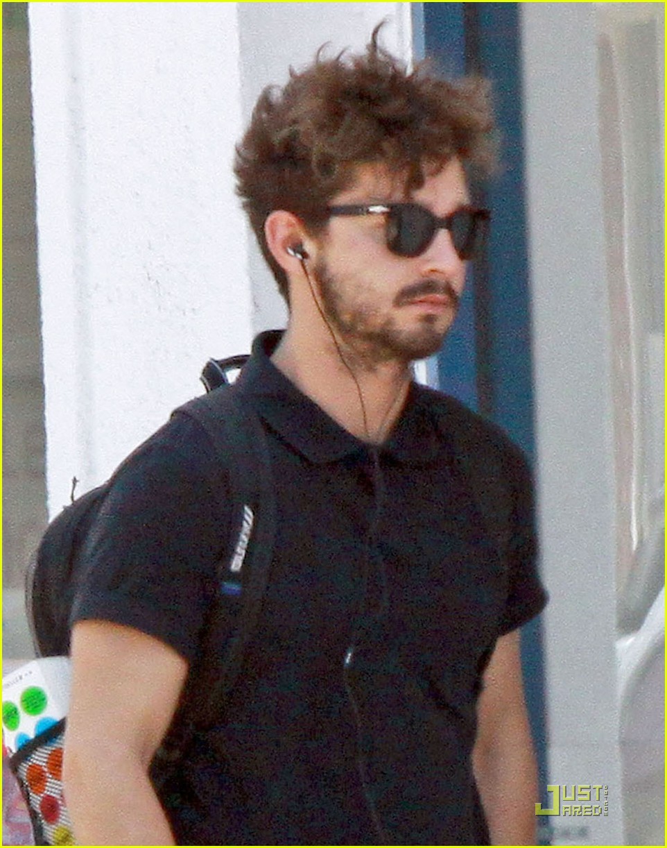 Shia LaBeouf: Gas Guy in Sherman Oaks: Photo 2562664 | Shia LaBeouf ...