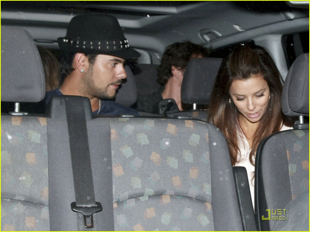 Eva Longoria & Eduardo Cruz: Dinner with Penelope Cruz!: Photo 2557025 ...