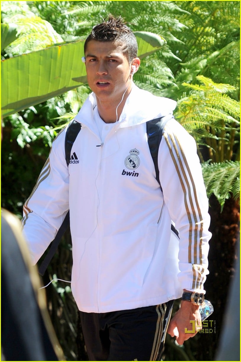 Cristiano Ronaldo: Four Time Zone Watch!: Photo 2561999 | Cristiano ...