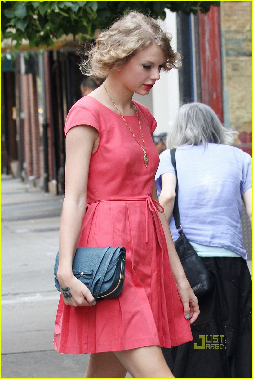 Taylor Swift: Out to Lunch in NYC!: Photo 2562545 | Taylor Swift Photos ...