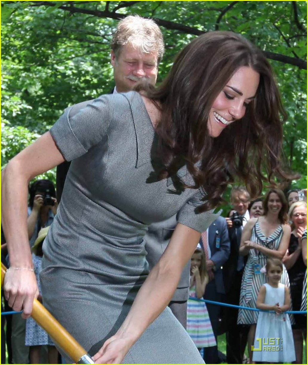 Prince William & Kate: Tree Planting Ceremony!: Photo 2557218 | Kate ...