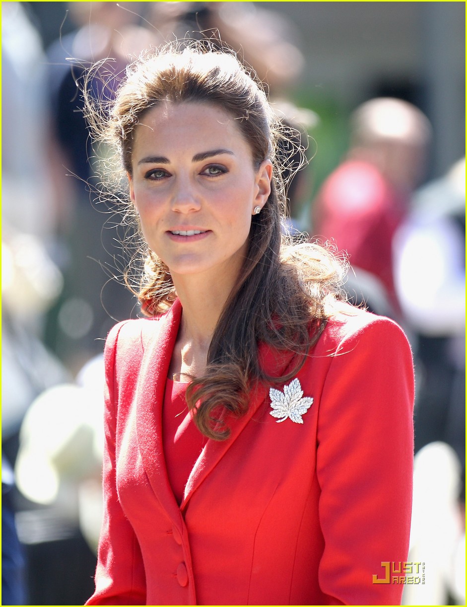 Prince William & Kate Visit the Calgary Zoo: Photo 2558870 | Kate ...