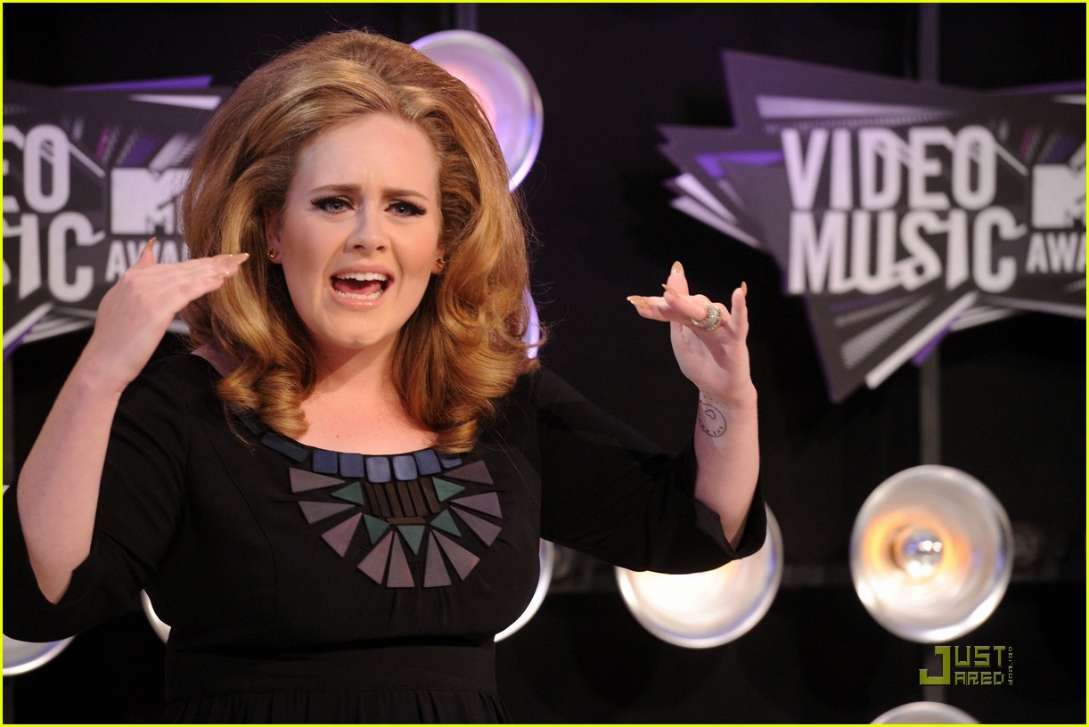 Adele - MTV VMAs 2011 Red Carpet: Photo 2574368 | 2011 MTV VMAs, Adele ...