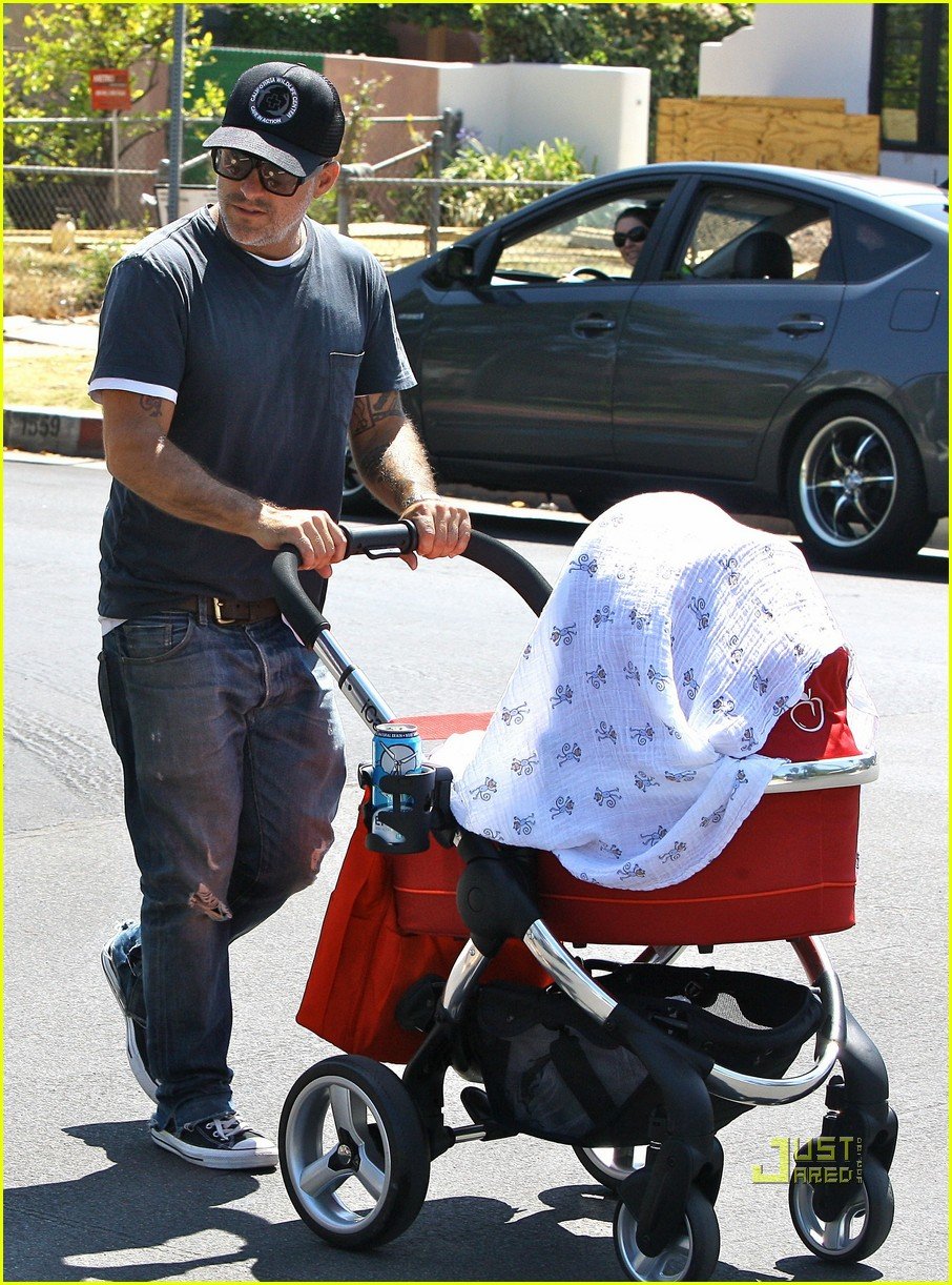 Selma Blair & Jason Bleick Stroll with Arthur: Photo 2567794 | Arthur ...