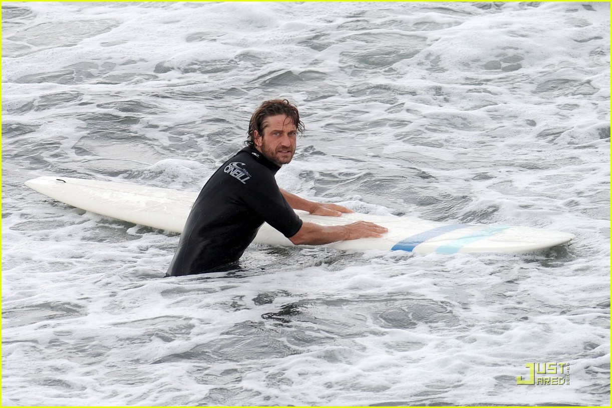 Gerard Butler: Surfing Lessons in Malibu!: Photo 2573605 | Gerard ...