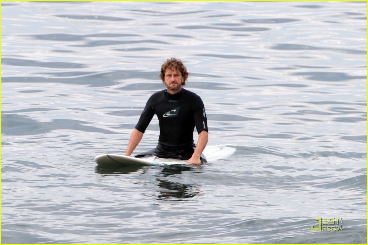 Gerard Butler: Surfing Lessons in Malibu!: Photo 2573611 | Gerard ...