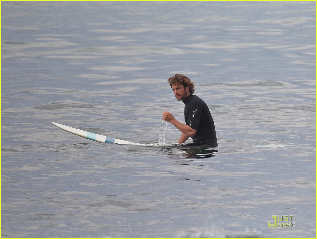 Gerard Butler: Surfing Lessons in Malibu!: Photo 2573612 | Gerard ...