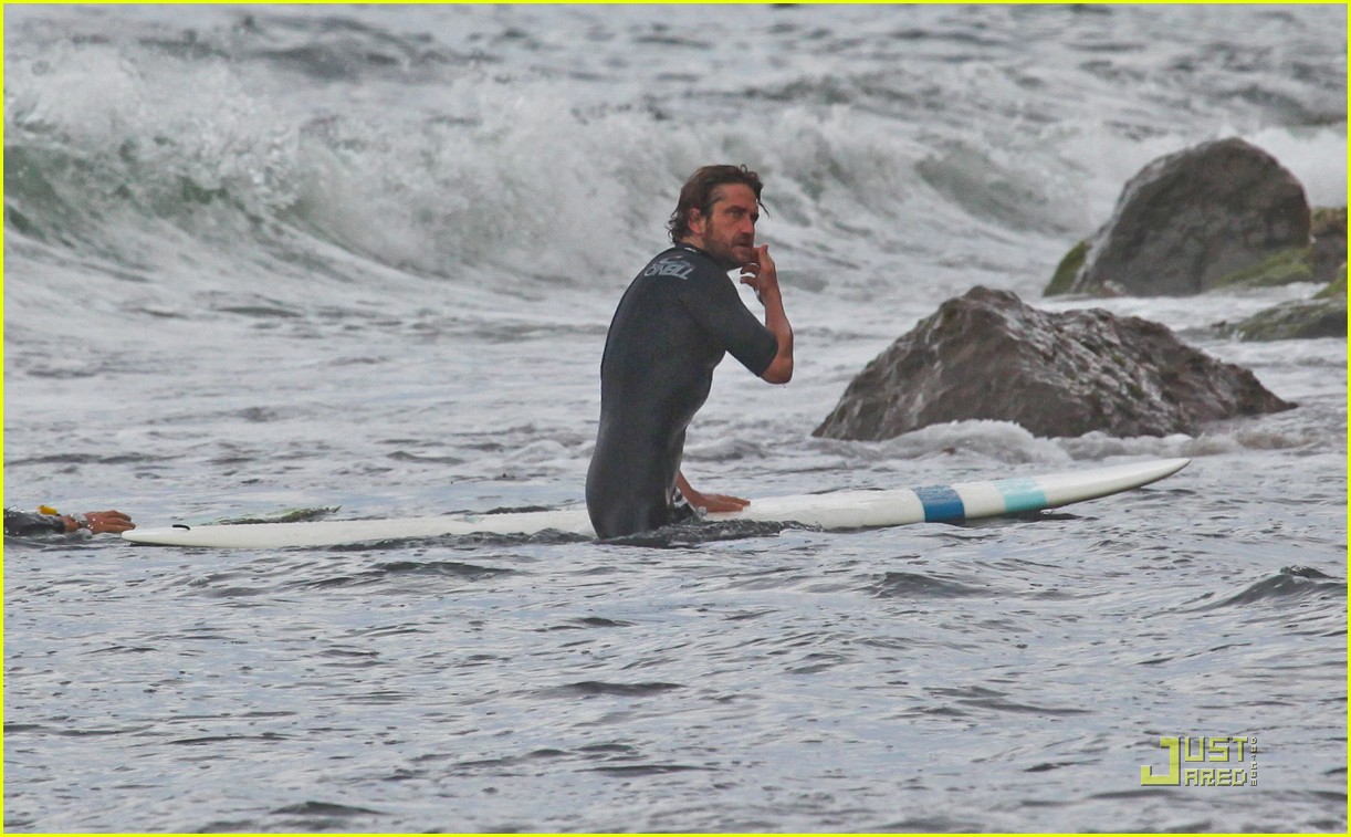 Gerard Butler: Surfing Lessons in Malibu!: Photo 2573616 | Gerard ...