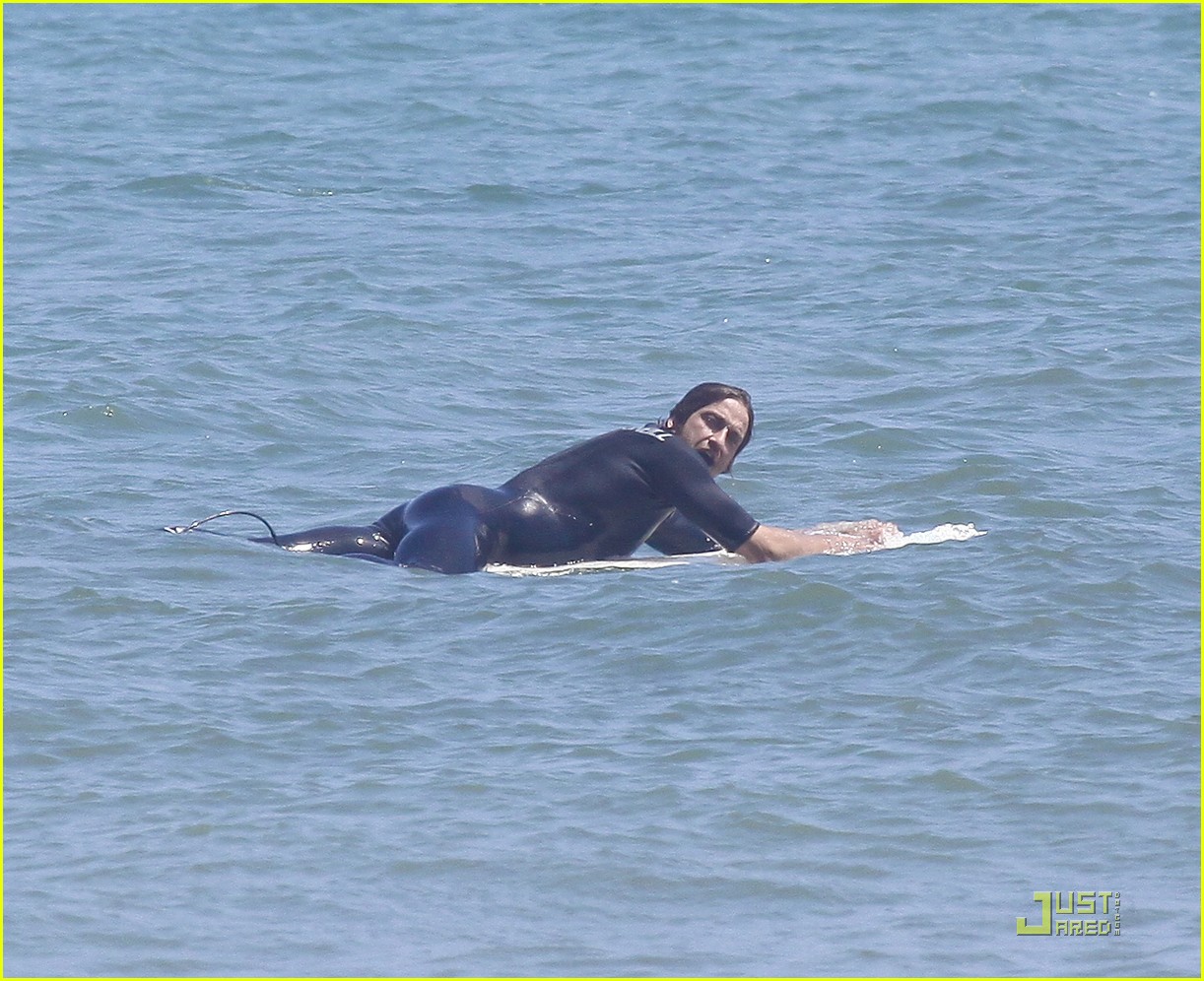 Gerard Butler: Morning Coffee & Afternoon Surfing!: Photo 2570153 ...