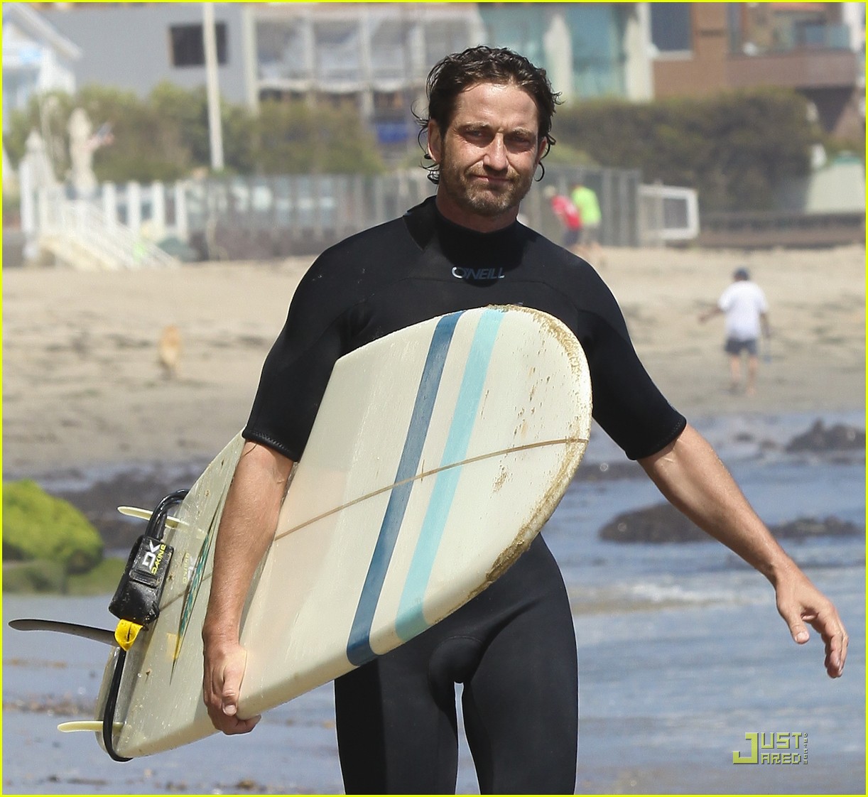 Gerard Butler: Morning Coffee & Afternoon Surfing!: Photo 2570155 ...