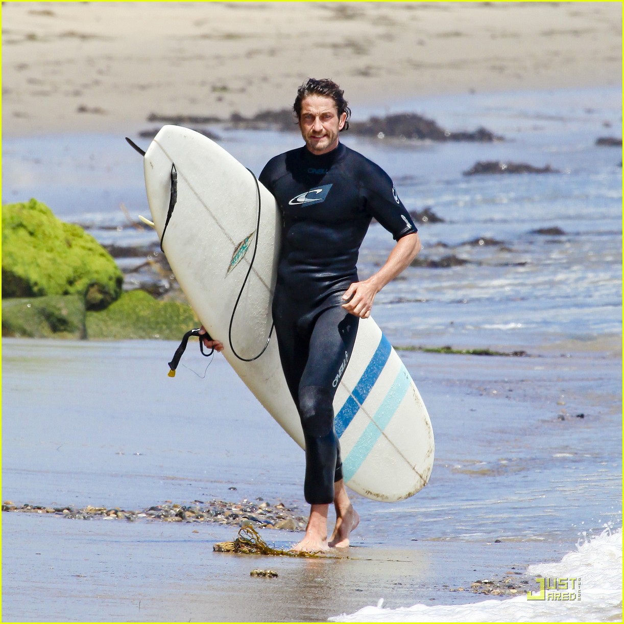 Gerard Butler: Morning Coffee & Afternoon Surfing!: Photo 2570165 ...