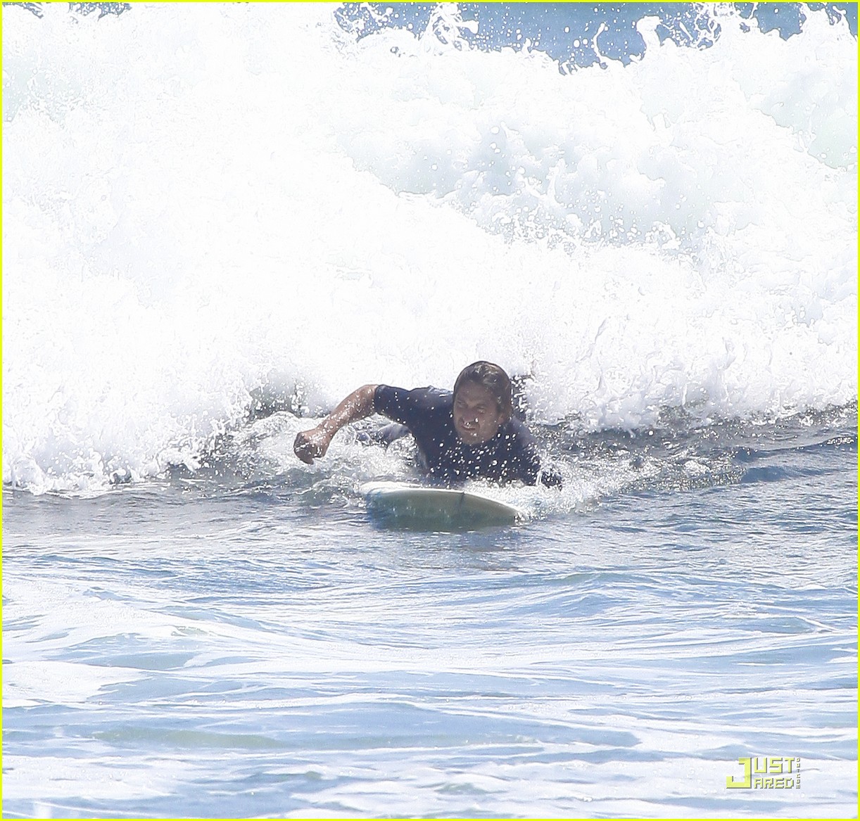 Gerard Butler: Morning Coffee & Afternoon Surfing!: Photo 2570181 ...