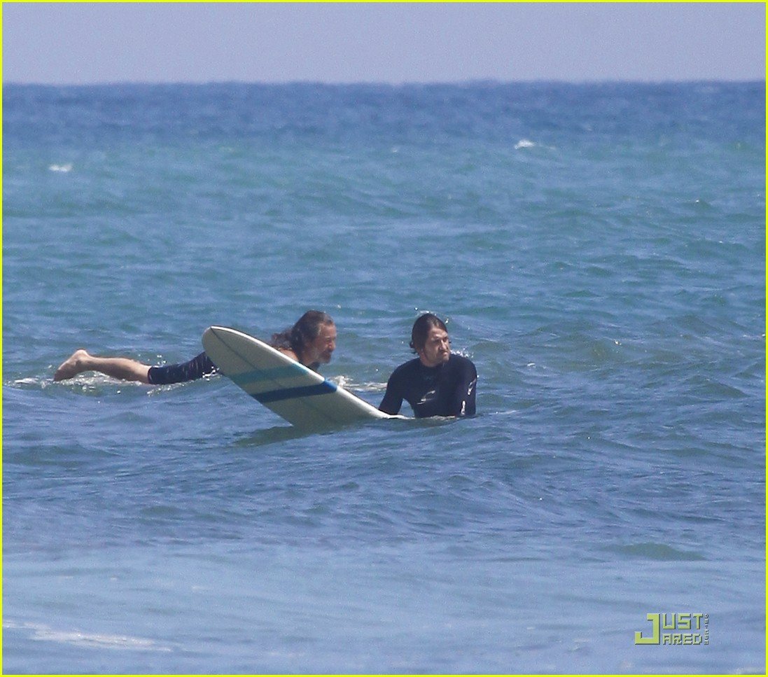 Gerard Butler: Morning Coffee & Afternoon Surfing!: Photo 2570190 ...