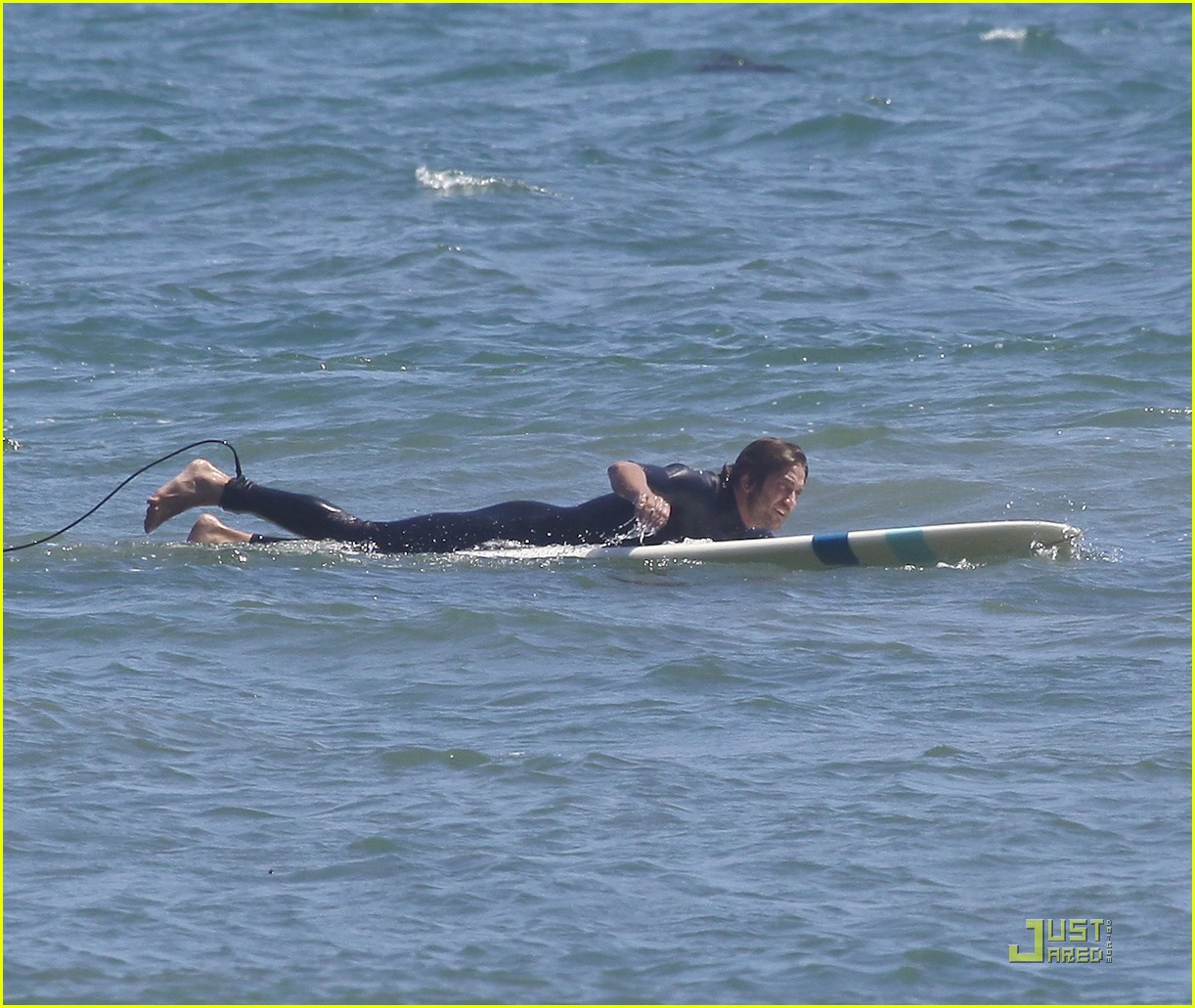 Gerard Butler: Morning Coffee & Afternoon Surfing!: Photo 2570191 ...