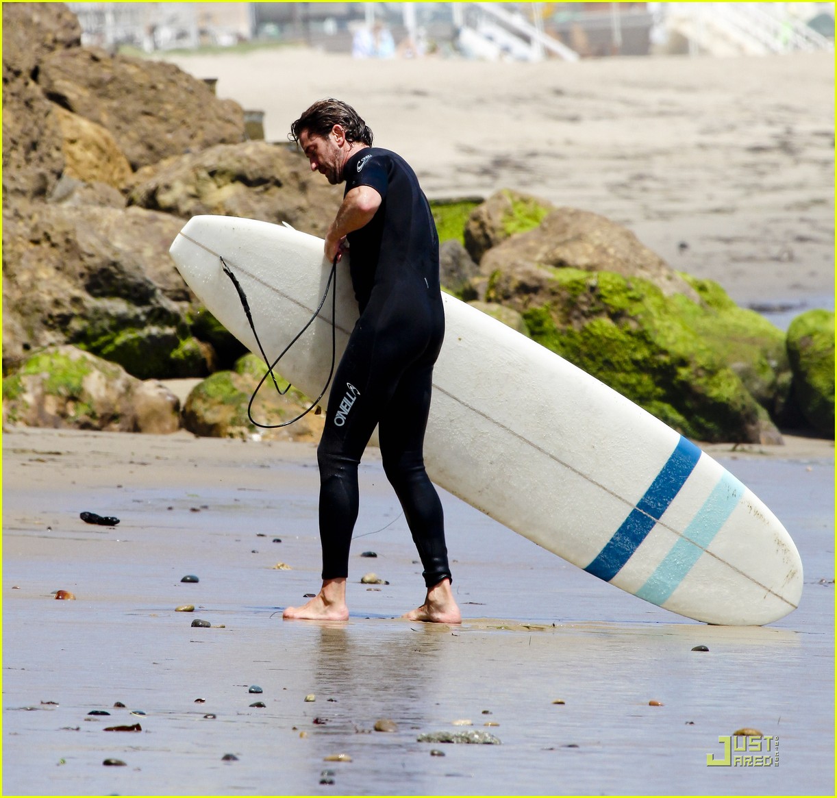 Gerard Butler: Morning Coffee & Afternoon Surfing!: Photo 2570194 ...