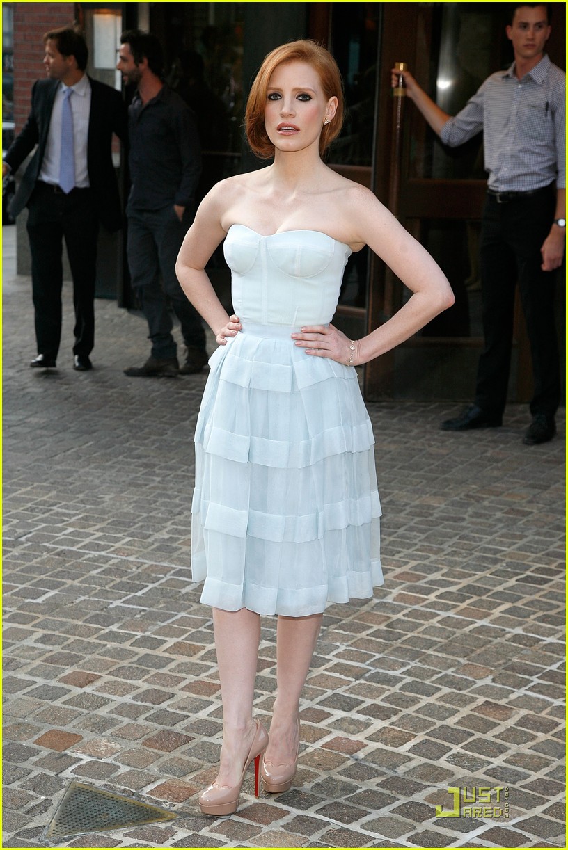 Jessica Chastain & Helen Mirren: 'Debt' Duo: Photo 2572494 | Helen ...