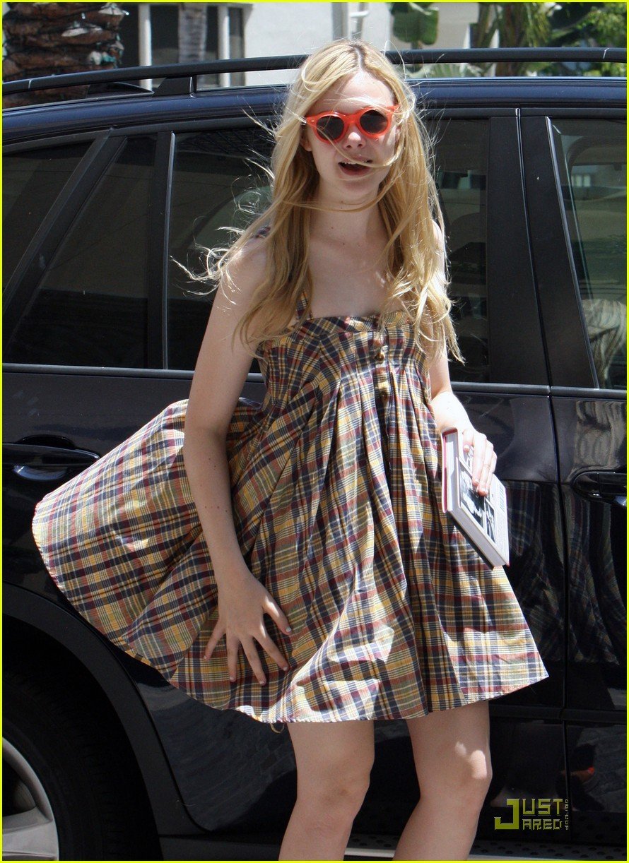 Elle Fanning: 'Twixt' Trailer Released!: Photo 2567599 | Elle Fanning ...