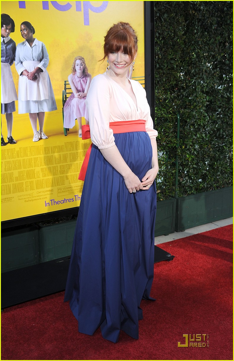 Bryce Dallas Howard & Jessica Chastain Premiere 'The Help': Photo ...