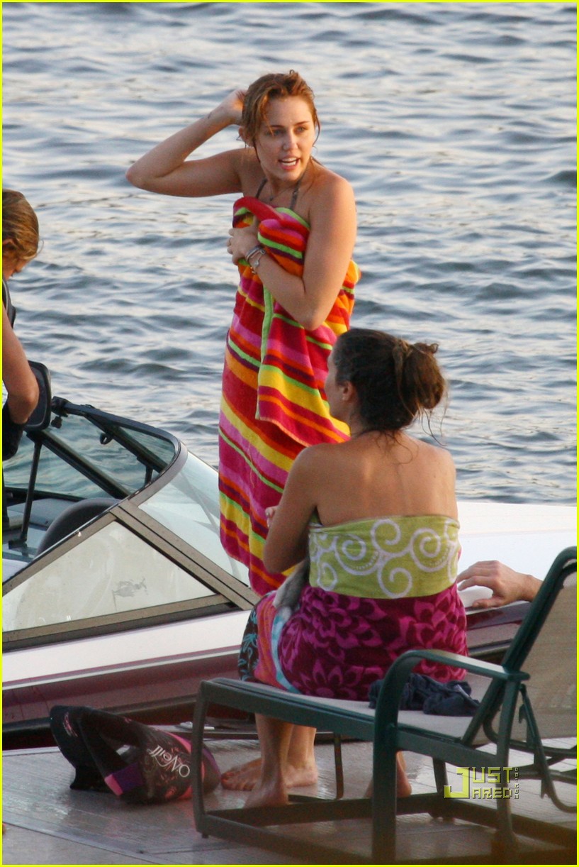 Miley Cyrus: Bikini Bod in Michigan!: Photo 2565727 | Bikini, Liam ...