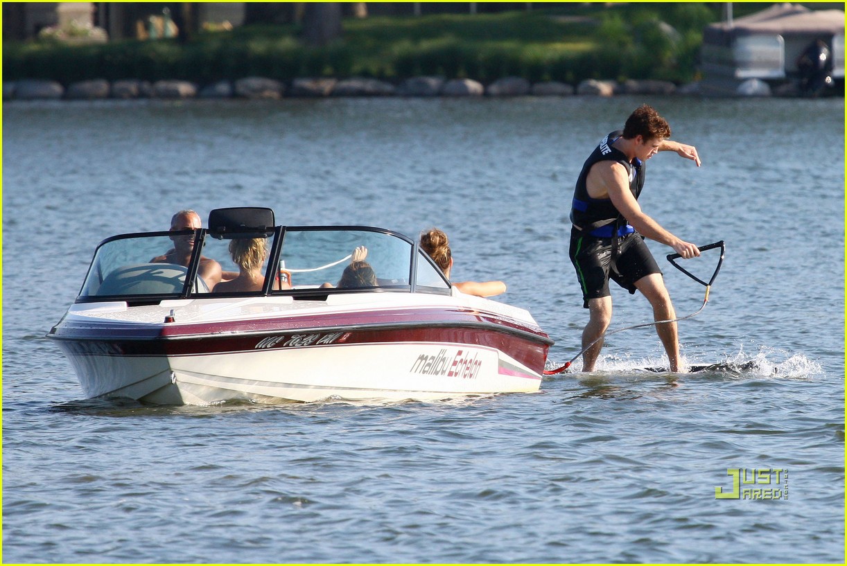 Full Sized Photo of miley cyrus bikini liam hemsworth 28 | Photo ...