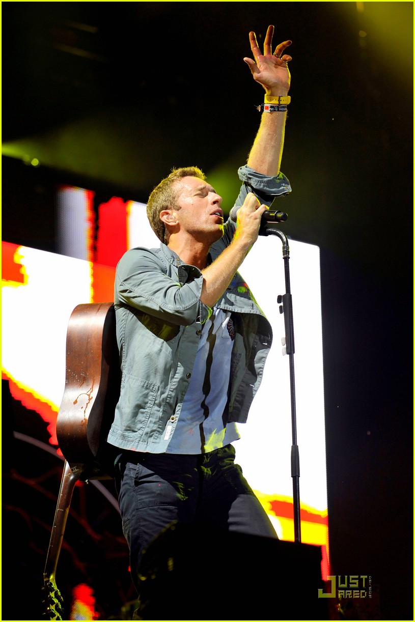 Aaron Paul & Elijah Wood: Lollapalooza Lads: Photo 2567410 | Aaron Paul ...