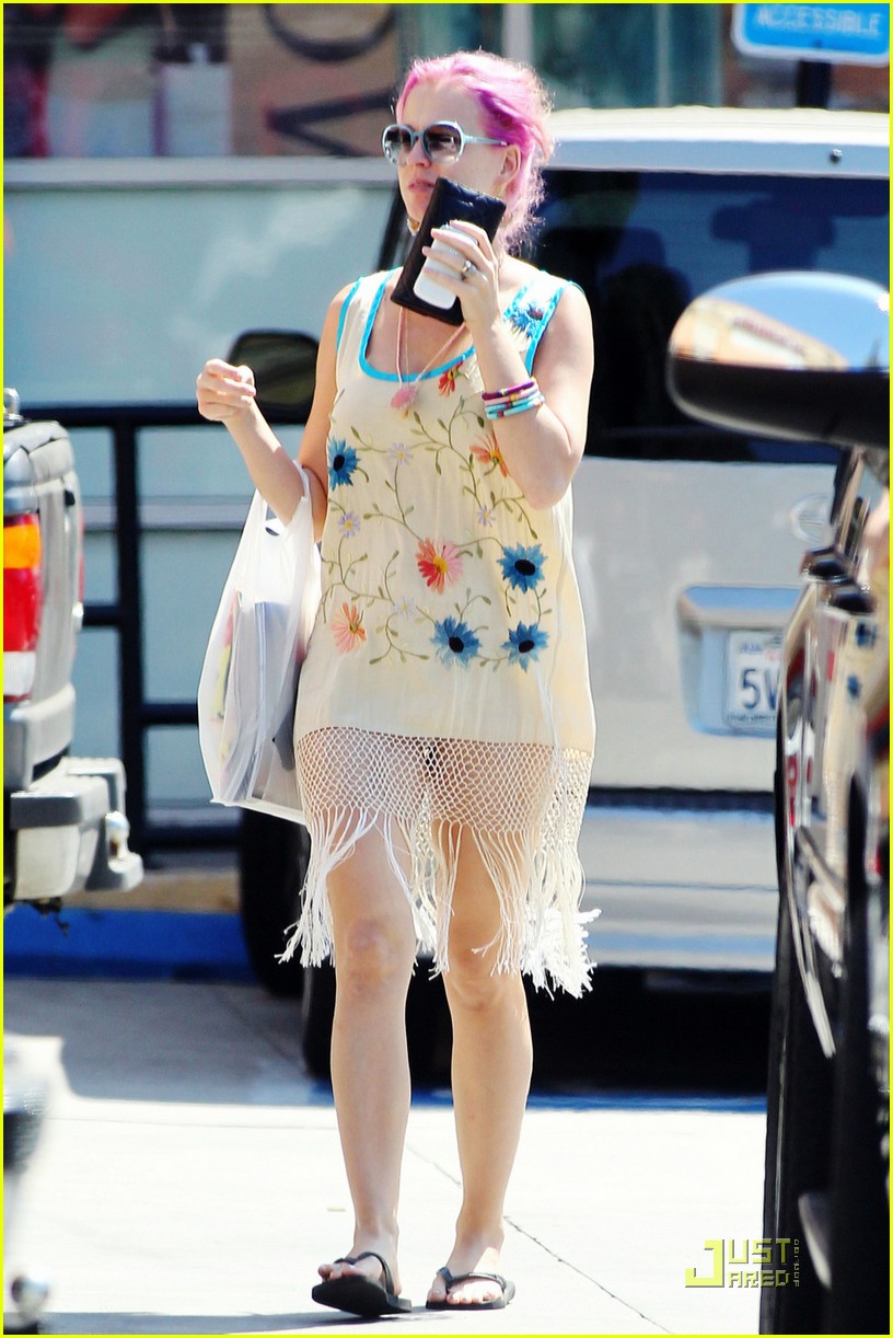 Katy Perry Still Has Pink Hair!: Photo 2572951 | Katy Perry Photos ...