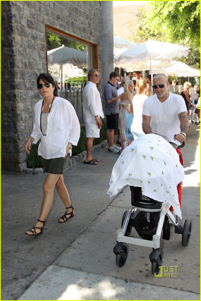 Selma Blair & Jason Bleick: Shopping with Baby Arthur!: Photo 2574638 ...
