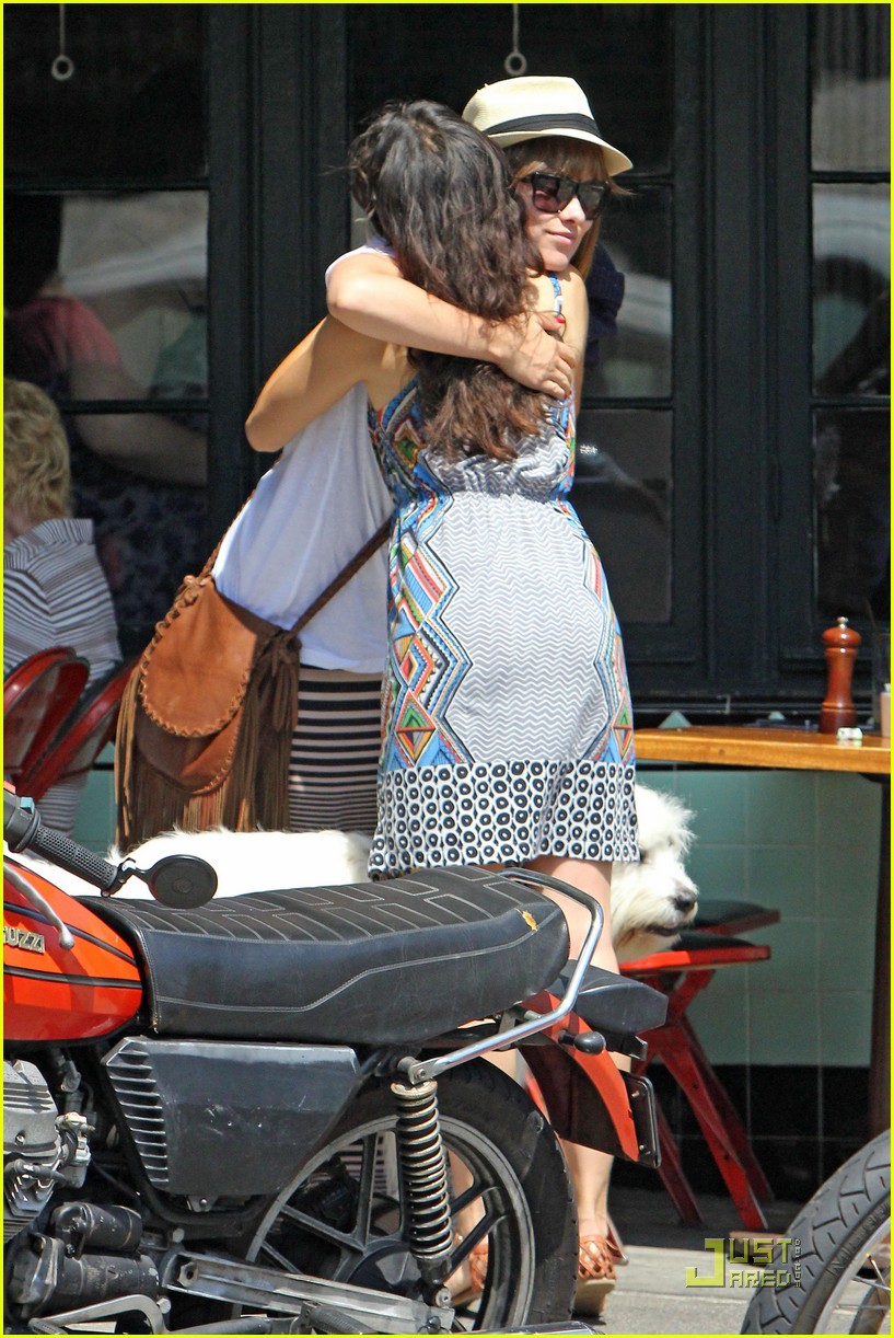 Olivia Wilde: Sunny Saturday with Her Pup!: Photo 2570017 | Olivia ...