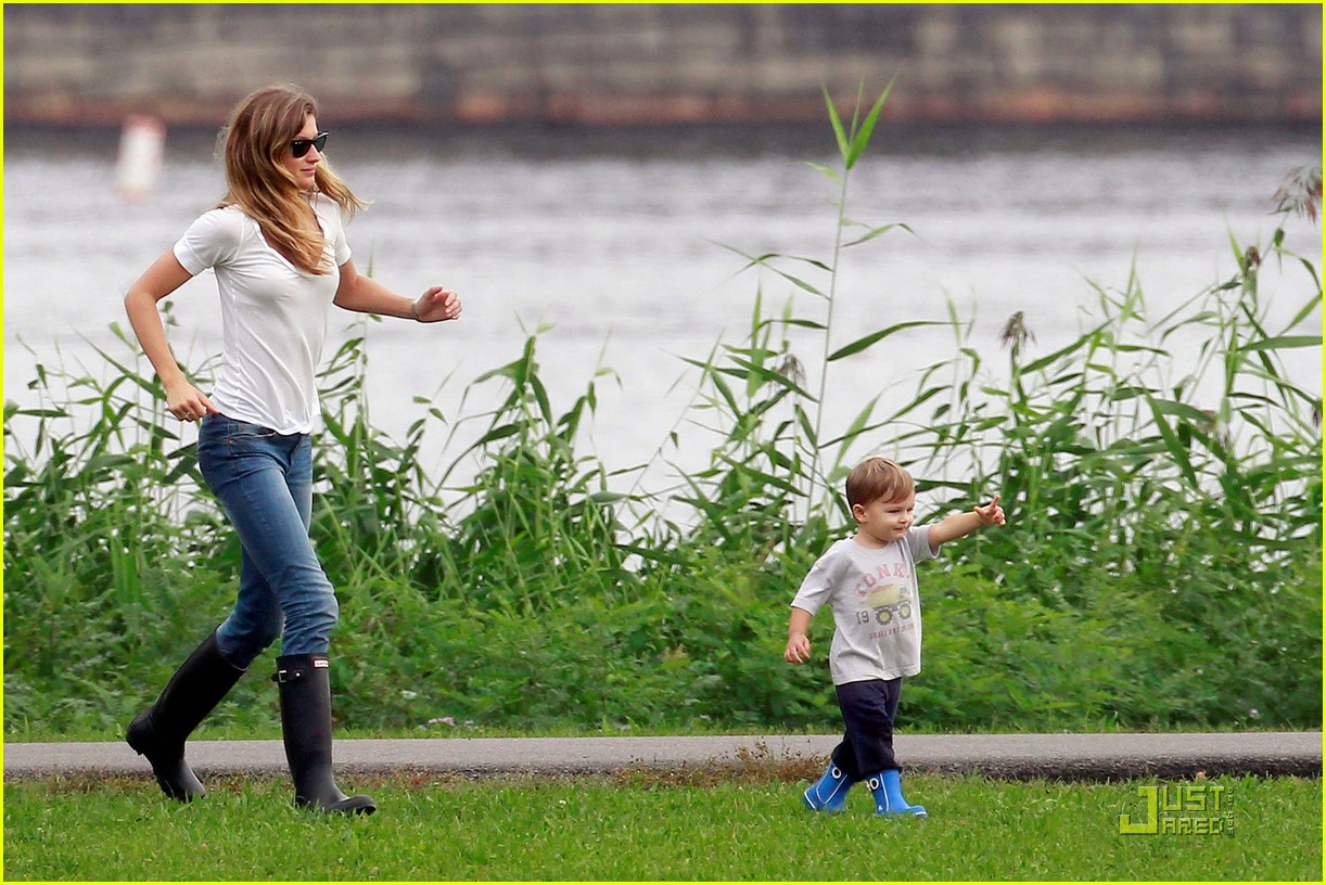 Gisele Bundchen & Benjamin Check Out Boston's Riverfront: Photo 2583552 ...
