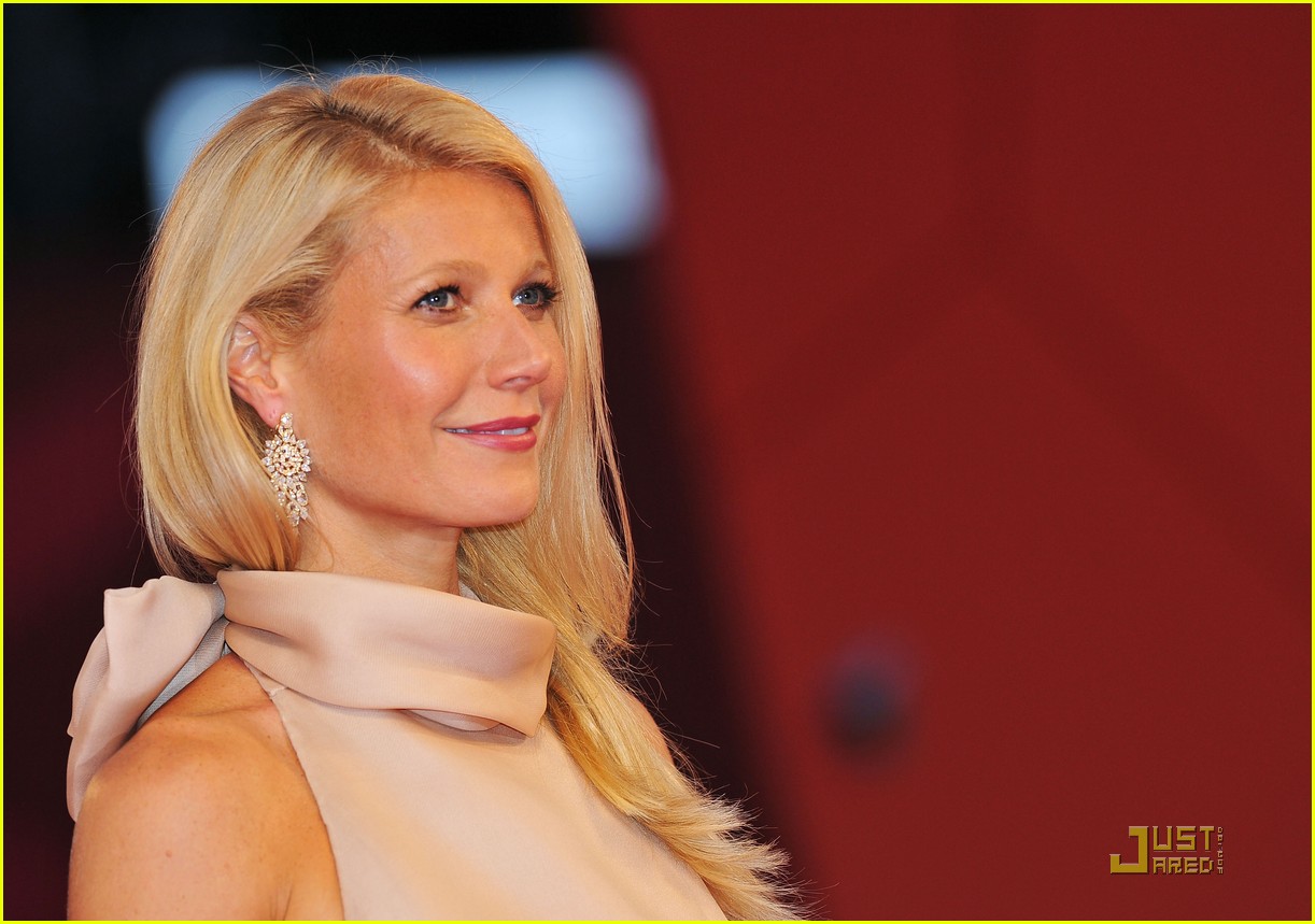 Gwyneth Paltrow Premieres 'Contagion' in Venice: Photo 2576367 ...
