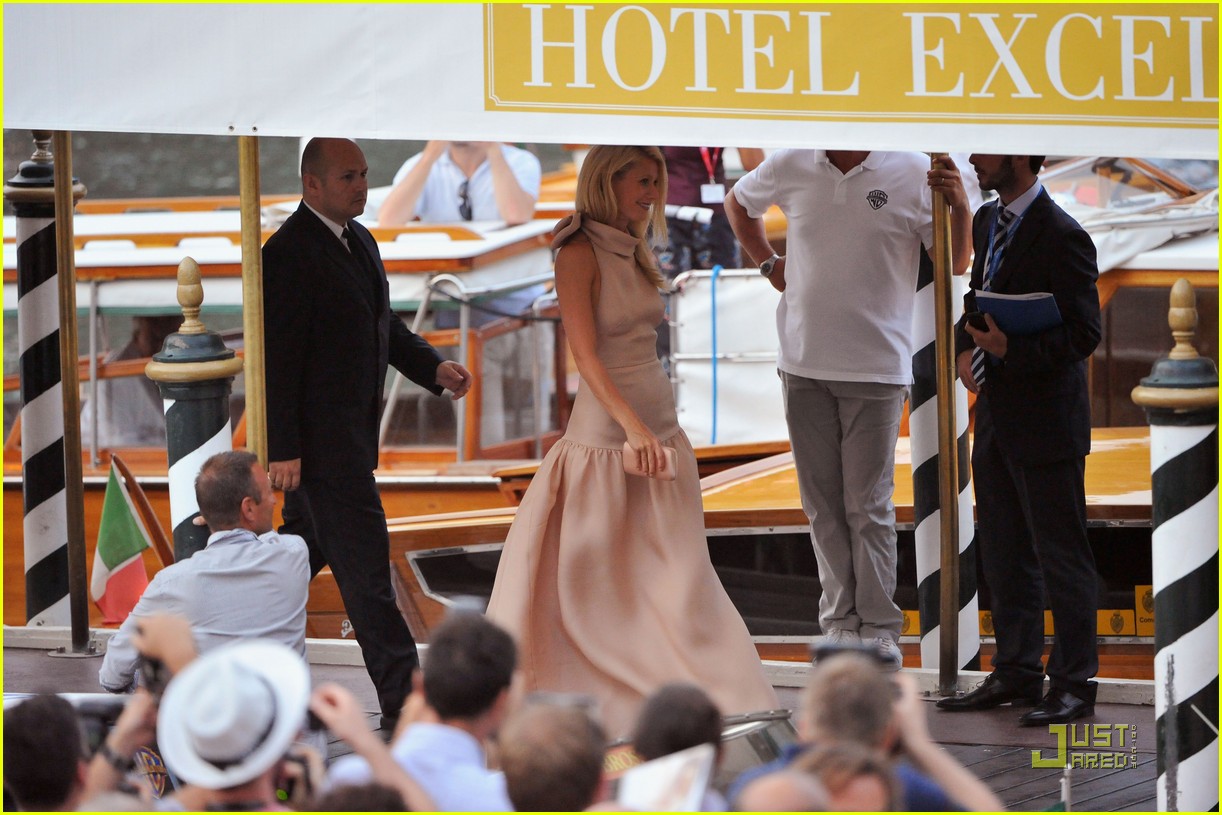 Gwyneth Paltrow Premieres 'Contagion' in Venice: Photo 2576371 ...