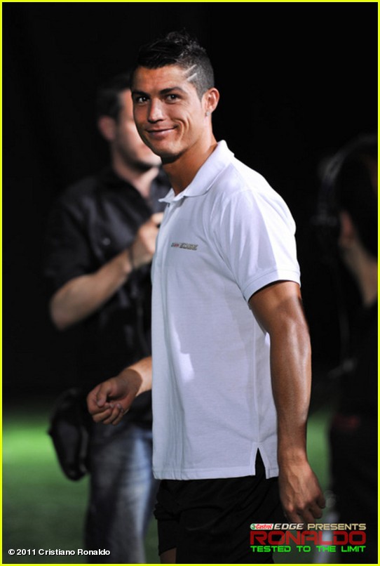Cristiano Ronaldo: 'Castrol Edge' Sneak Peek!: Photo 2576883 ...